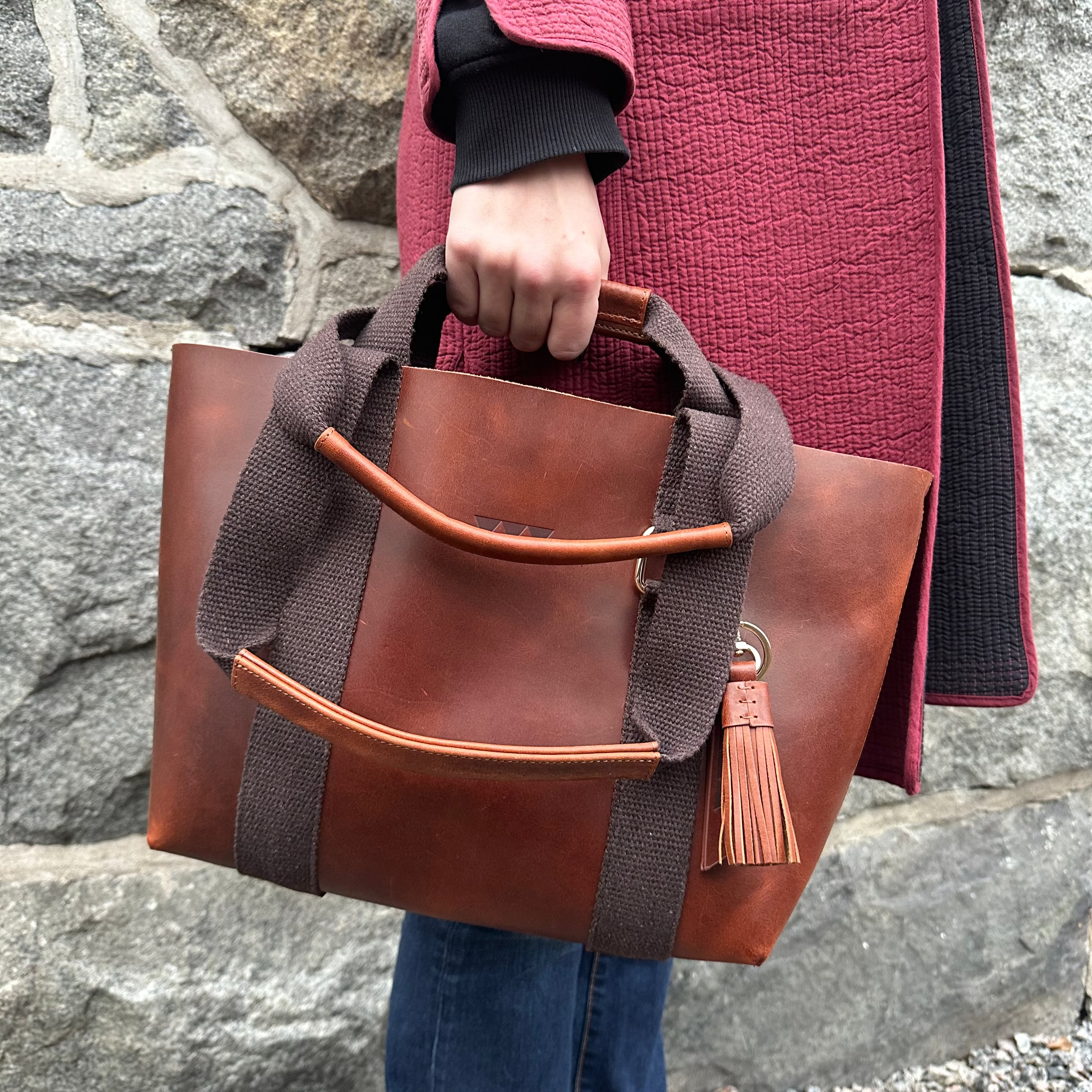 Hay Bag Small Leather Shoulder Bag - Brown – Get the Gallop